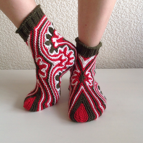 Ravelry: Amimon Maritime Socks pattern by Olya Amimono