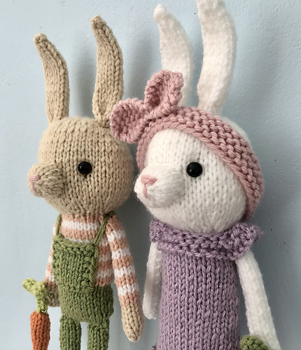 Ravelry: Little Knit Bunnies pattern by Amy Gaines
