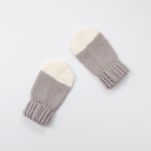 Ravelry: Penelope Polar Bear Mittens pattern by Button and Blue