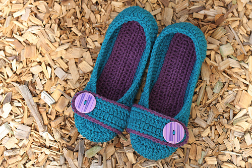 Ravelry: Violet Women's House Slipper pattern by Lorin Jean