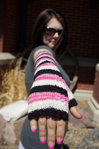 Ravelry: Cursed Cable Mitts pattern by Mel-Tran Designs
