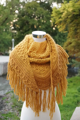 Ravelry: Dipped in Honey shawl pattern by Andrea Cretu