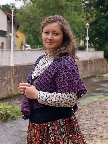 Ravelry: Honey Drip shawl pattern by Andrea Cretu