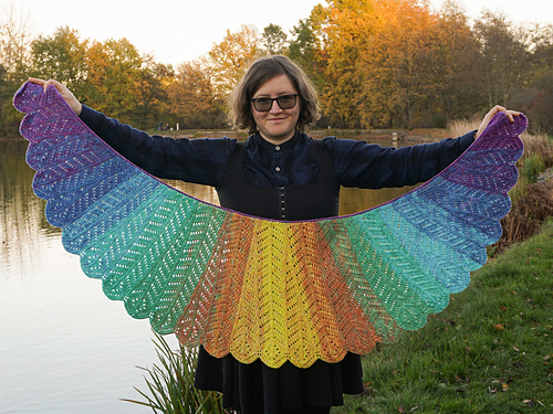 Ravelry: Macaw wings shawl pattern by Andrea Cretu