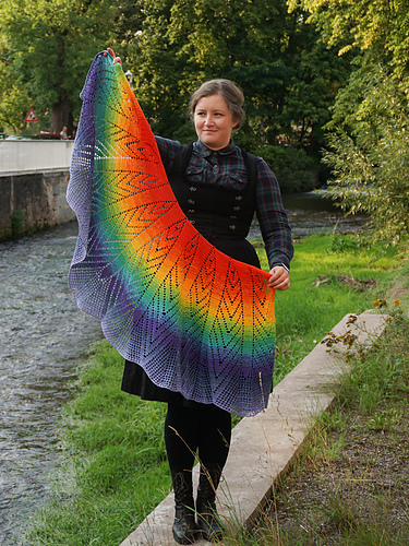 Ravelry: Rainbow aurora capelet pattern by Andrea Cretu