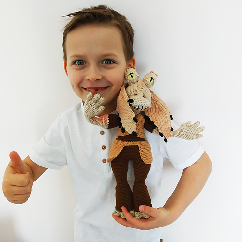 Ravelry: Jar Jar Binks pattern by Annea Leolea