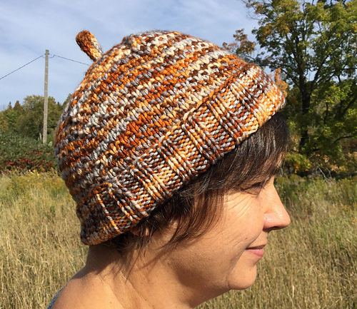 Ravelry: Looped pattern by Julie Nandorfy