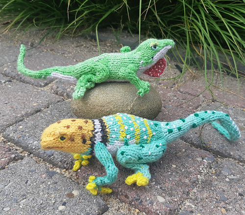 Ravelry: Lustrous lizards pattern by Viv's Knits