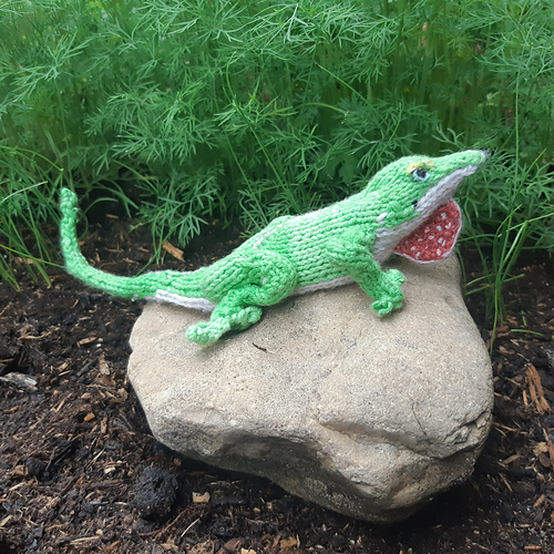 Ravelry: Lustrous lizards pattern by Viv's Knits