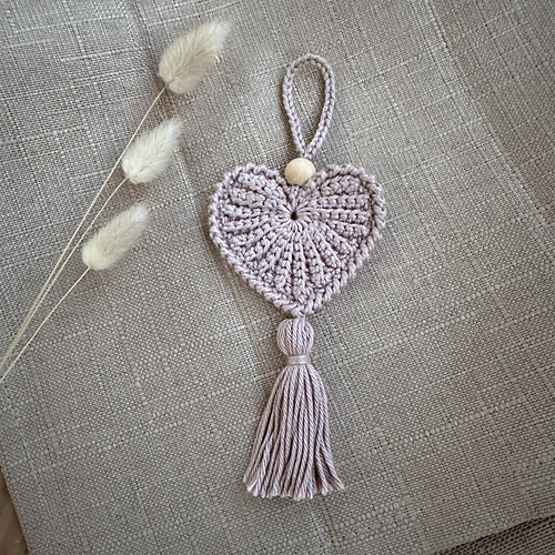 Ravelry: FREJDIS Heart pattern by Malin Fredriksson