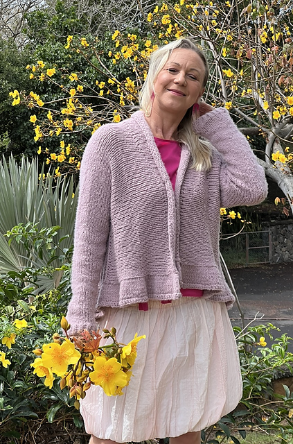 Ravelry: Side to Side no 1 CARDIGAN pattern by Anna Goetze