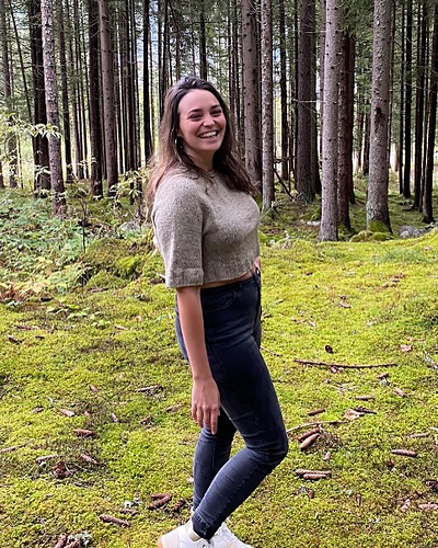 Ravelry: Blue Shape a Short Sweater pattern by Anna Oldenburg