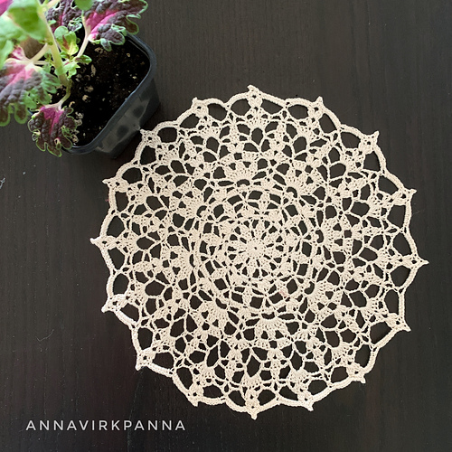 Ravelry: Raspberry Beret Mandala pattern by Karin Åshammar/Virklust