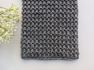 Ravelry: One-Row Scarf pattern by Annanitato Lolo