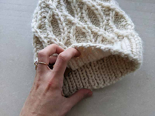 Ravelry: DNA Style Knit Hat pattern by Annanitato Lolo