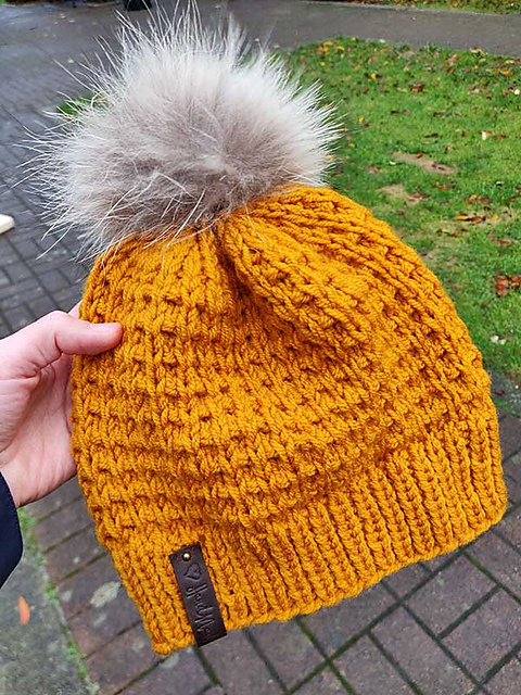 Ravelry: Fish Scale Knit Hat pattern by Annanitato Lolo
