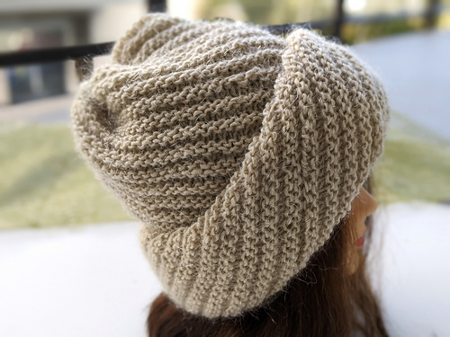 Ravelry: Flat Diagonal Hat pattern by Annanitato Lolo