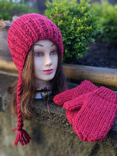 Ravelry: Red Riding Hood Hat pattern by Annanitato Lolo
