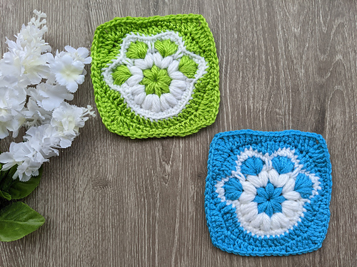 Ravelry: Paw Print Granny Square pattern by Annanitato Lolo