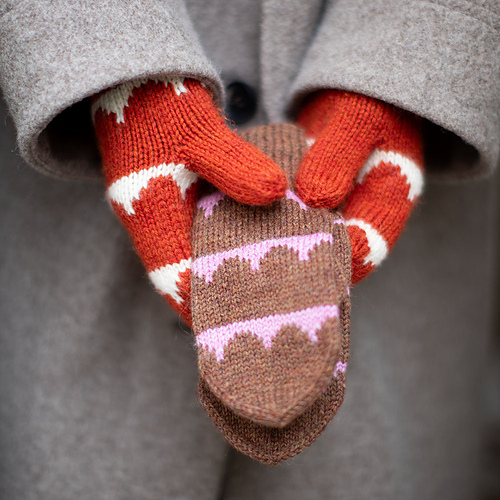 Ravelry: Robinia Mittens pattern by Anne Ventzel