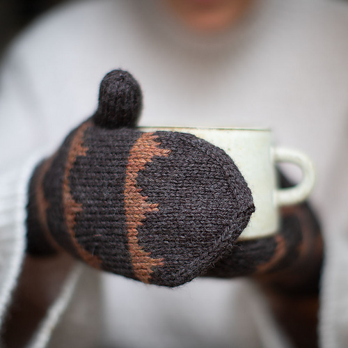 Ravelry: Robinia Mittens pattern by Anne Ventzel