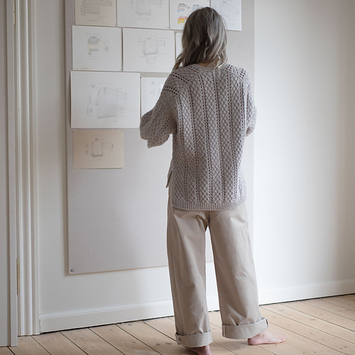 Ravelry: Comma V-Neck pattern by Anne Ventzel