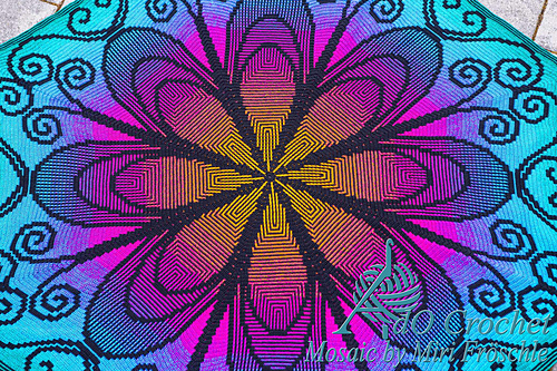 Ravelry: Flower Octagon tablecloth pattern by Anneke den Outer