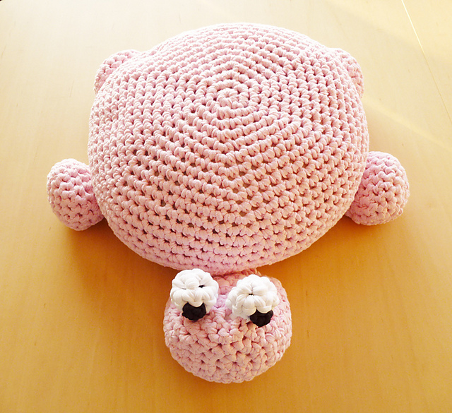 Ravelry: Turtle Pillow pattern by Annemarie Benthem