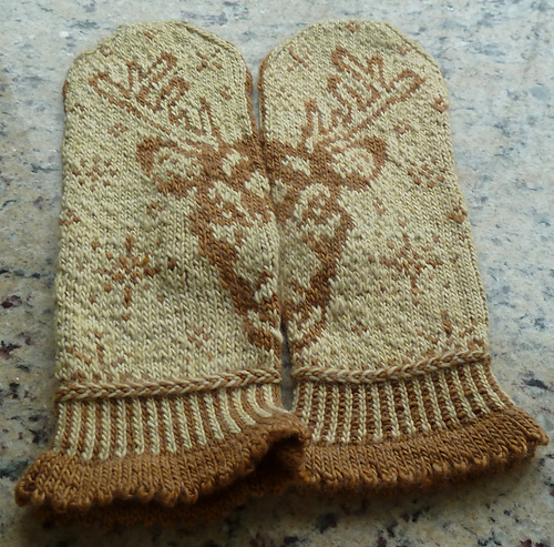 Ravelry: Annette's Buck Yeah! Mitten