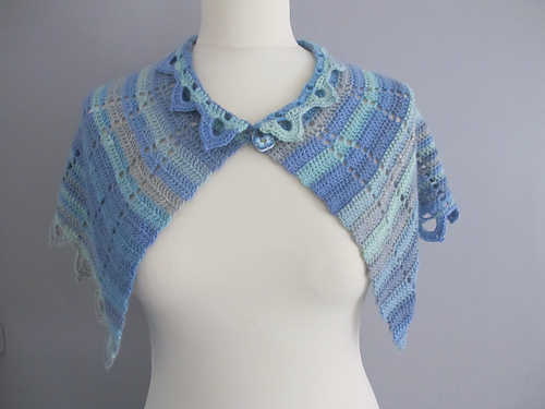 Ravelry: Capelette pattern by Annette Petavy