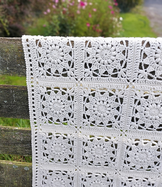 Ravelry: Edelweiss Blanket pattern by Carmen Heffernan