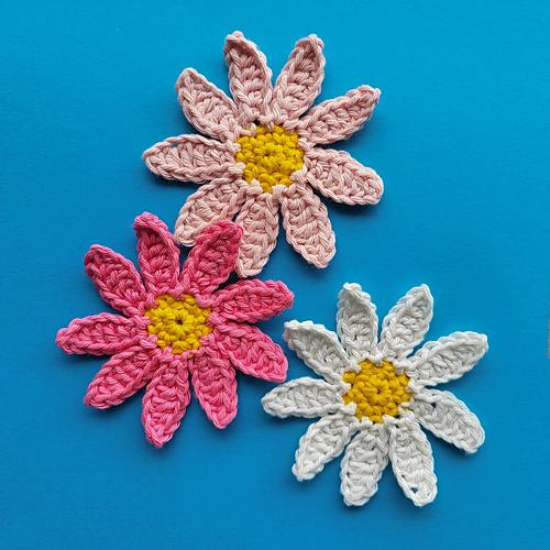 Ravelry: Summer Daisy Flower pattern by Carmen Heffernan