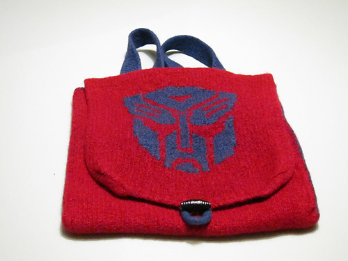 Ravelry: Transformers Backpak (Knit anf Felt) pattern by Fous D'Art