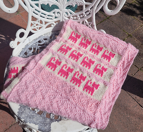 Ravelry: Kitty Kat baby rug in 8 ply pattern by Annie Reilly
