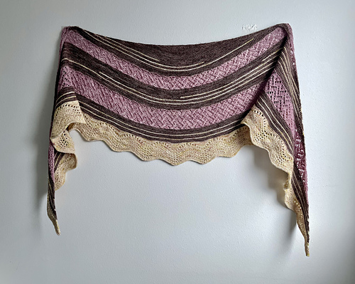 Ravelry: Koli shawl pattern by Marilii Design