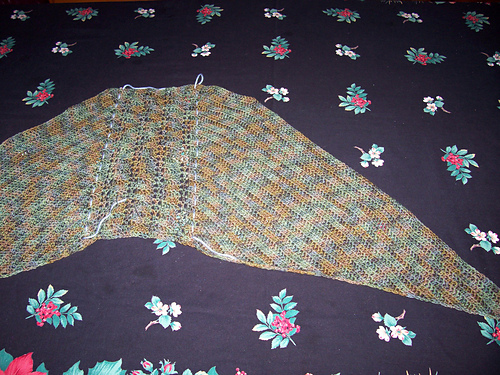Ravelry: Cedar River Flow Shawlette pattern by Ann Catelli
