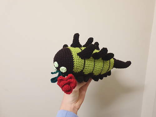 Ravelry: Hive Worm Destiny 2 pattern by Lee-Anne Morris