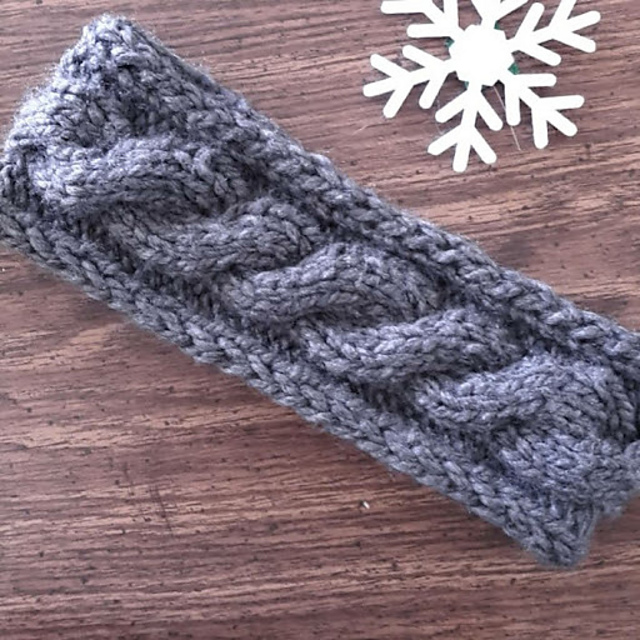 Ravelry: Alternating Cables Headband pattern by Danielle Quiggins