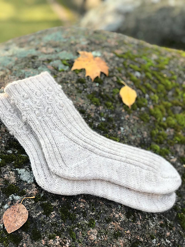 Ravelry: Tudor Socks pattern by Anya Zhiltsova