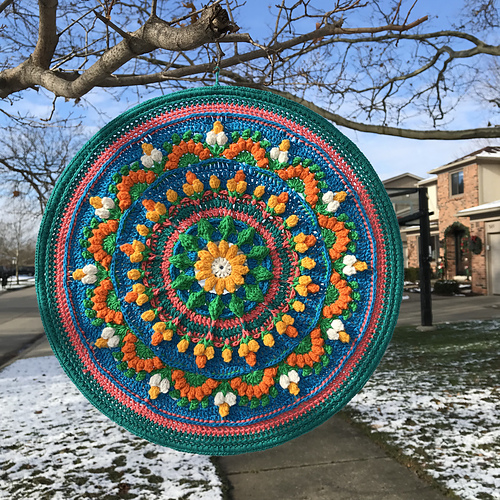 Ravelry: Peace Garden Cushion pattern by Inas Fadil Basymeleh