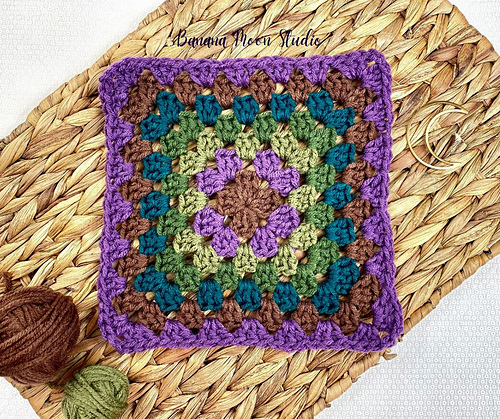 Ravelry: Basic Granny Square pattern by April Garwood