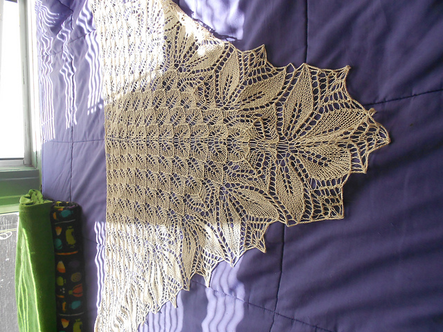 Ravelry: Aptenoknits' Haruni Shawl