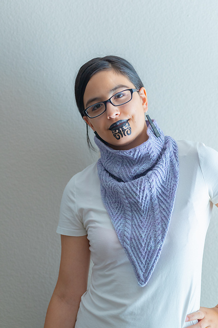 Ravelry: Whiria Cowl pattern by Francoise Danoy