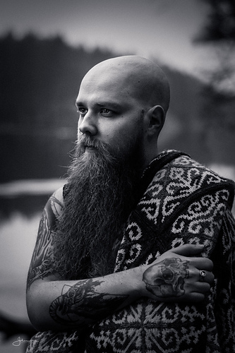 Ravelry: Elämä on runo - kirjoneulepeitto pattern by Sari Ojalehto