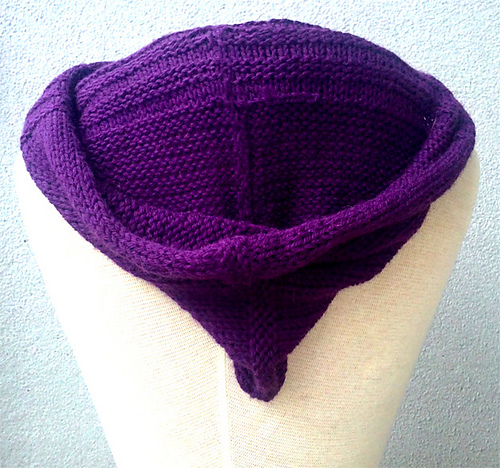 Ravelry: Hoodwink - Hooded infinity scarf pattern by Artesanitarium Designs