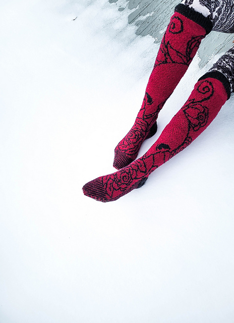 Ravelry: Pushing Roses pattern by Artesanitarium Designs