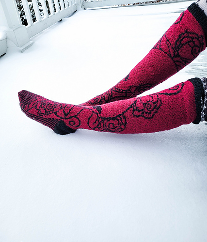 Ravelry: Pushing Roses pattern by Artesanitarium Designs