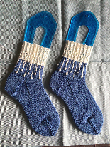 Ravelry: Bleeding Colors pattern by Artesanitarium Designs