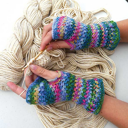 Ravelry: Barkham Hooker Gloves pattern by Gaynor White