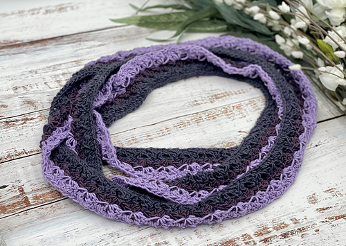 Ravelry: Ivy Lane Infinity Scarf pattern by Ashley Edmonds